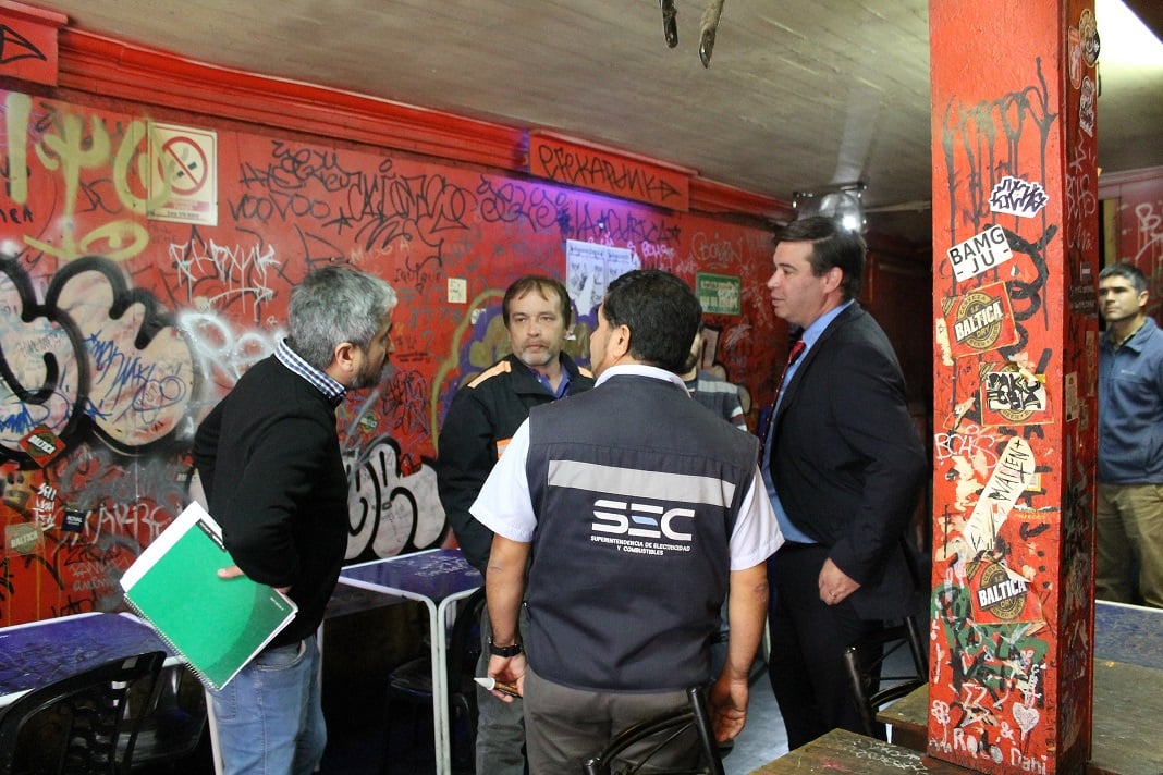 Autoridades y encargados municipales realizan fiscalización a locales nocturnos de la ciudad ...